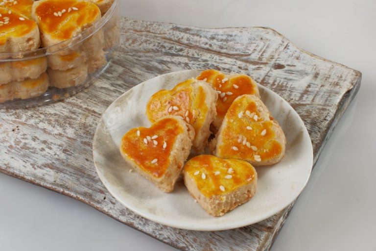 Kue Kacang Manis, Renyah, dan Memikat Selera