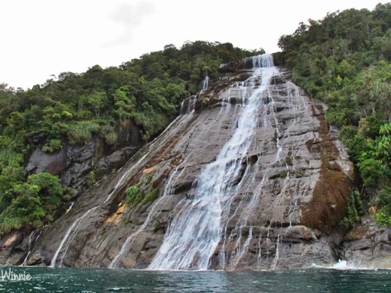 Air Terjun Pulau Mursala, Keindahan Alam yang Memukau di Sumatra